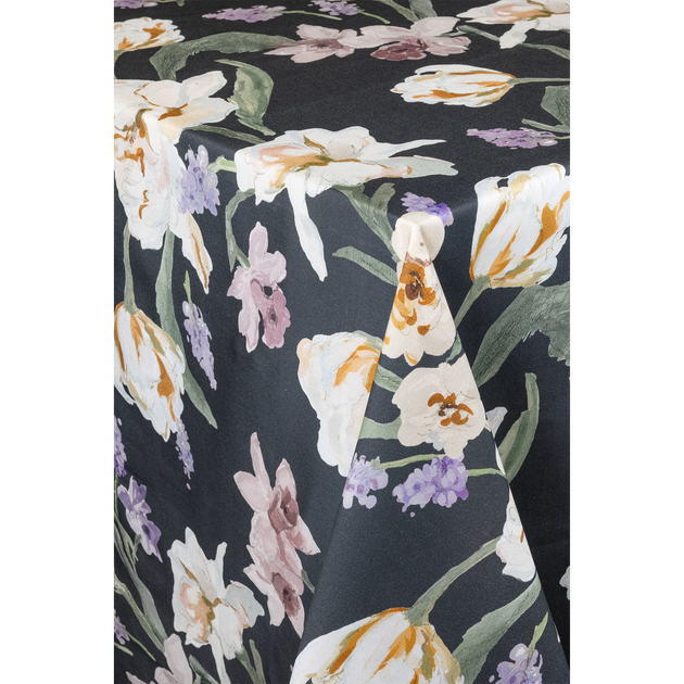 Pöytäliinat ja kerniliinat - Kattaus kuosissa | PENTIK